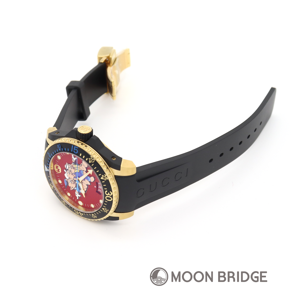 GUCCI ダイブ クォーツ ディズニー コラボ 三匹の子ぶた 中国亥年限定モデル 40mm YA136325 – MOON BRIDGE株式会社